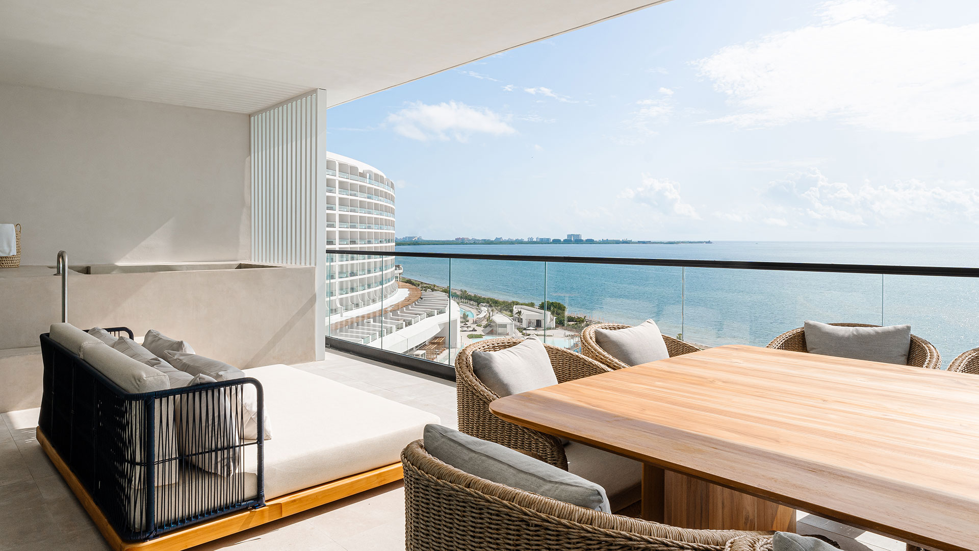 Oceanfront Promise, Vista al Mar Garantizada | AVA Resort Cancun